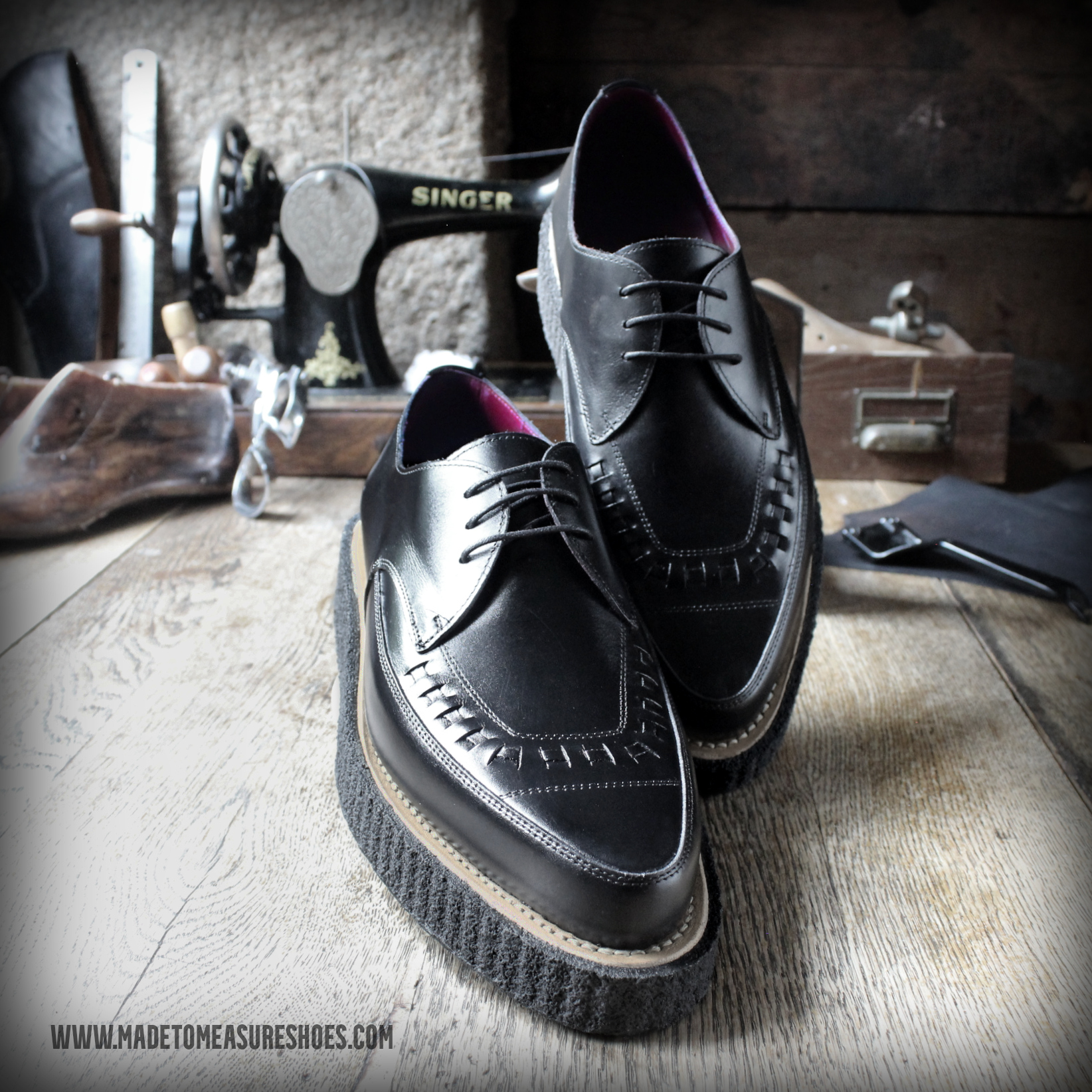 Pointed Creepers Custom-made Shoes. Mod. 1974, Made to Measure